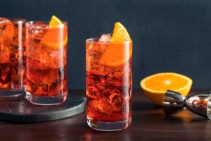 Comment préparer un Americano ? Recette du cocktail étape par étape ...
